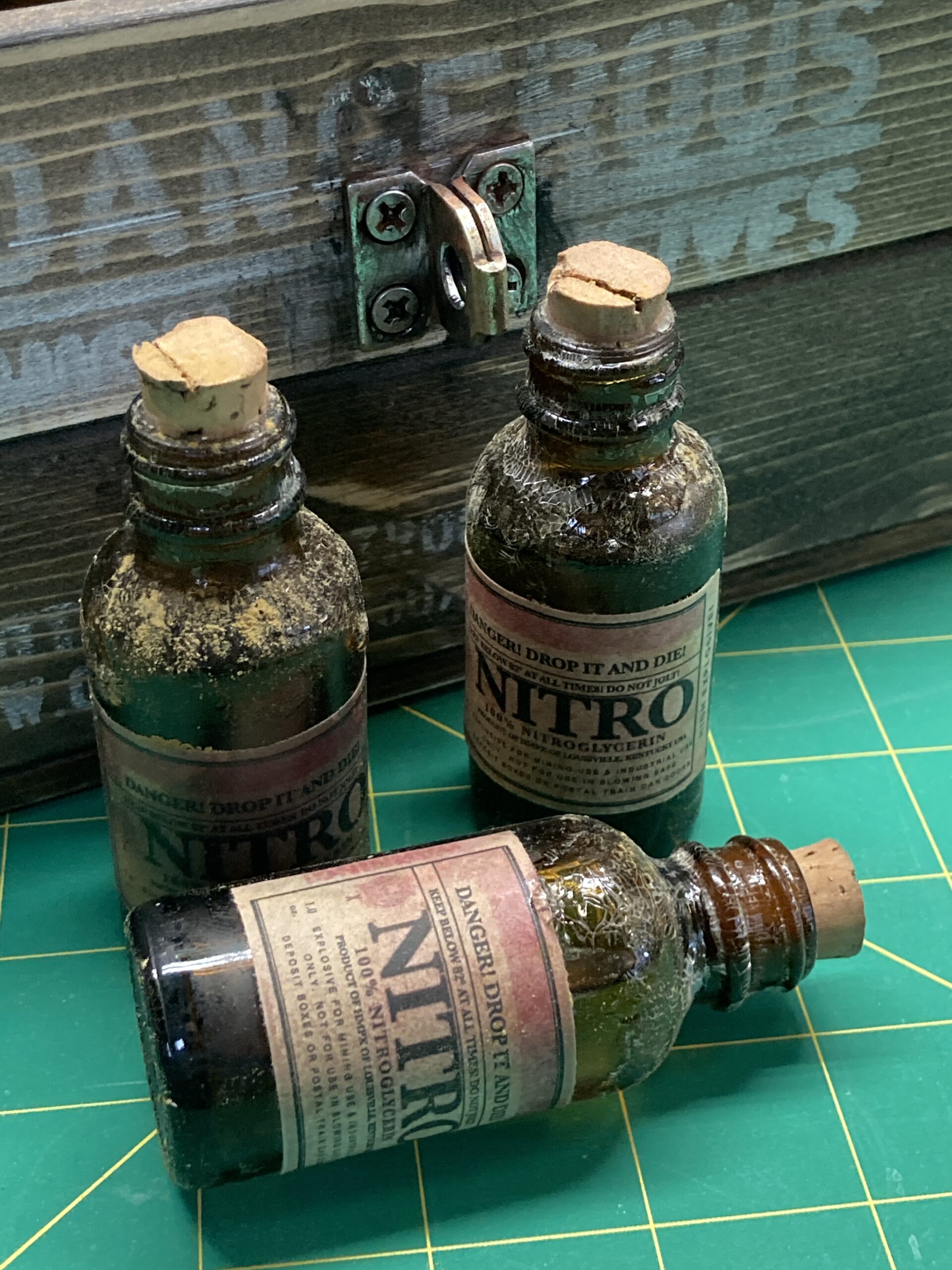 Make: Nitroglycerin Prop and Case - Brain Scat